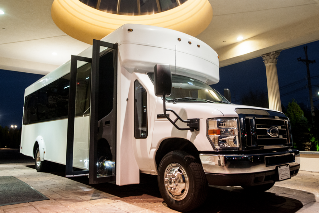 Limo Bus 20 Passenger – First Class Luxury Limos