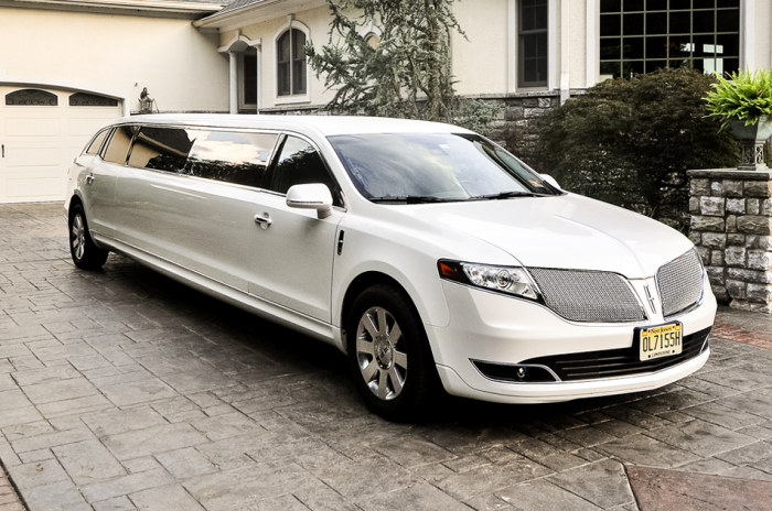 Fleet – First Class Luxury Limos
